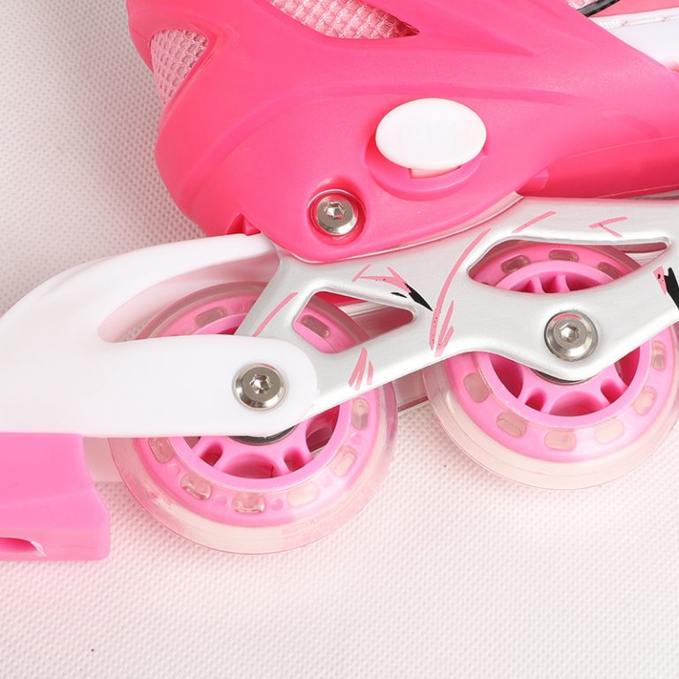 New style single-row skates for children flashing suit | Roller skate ...